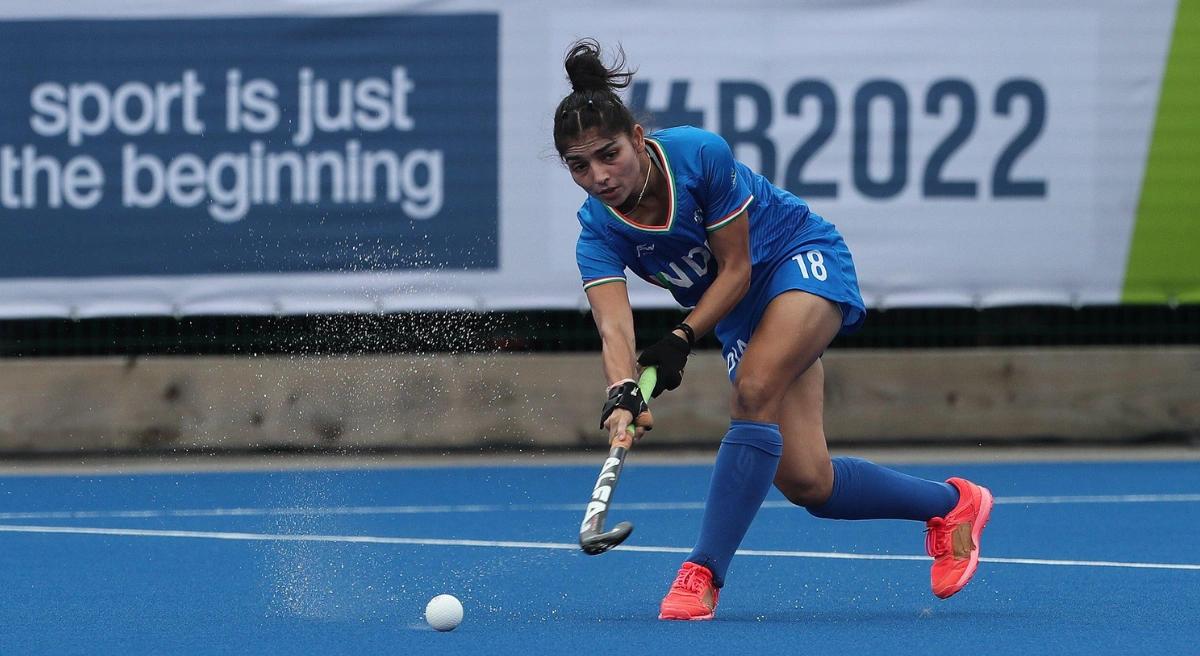 हॉकी इंडिया लीग 2024-25 में महिला वर्ग में खिलाड़ियों की नीलामी के बाद ...